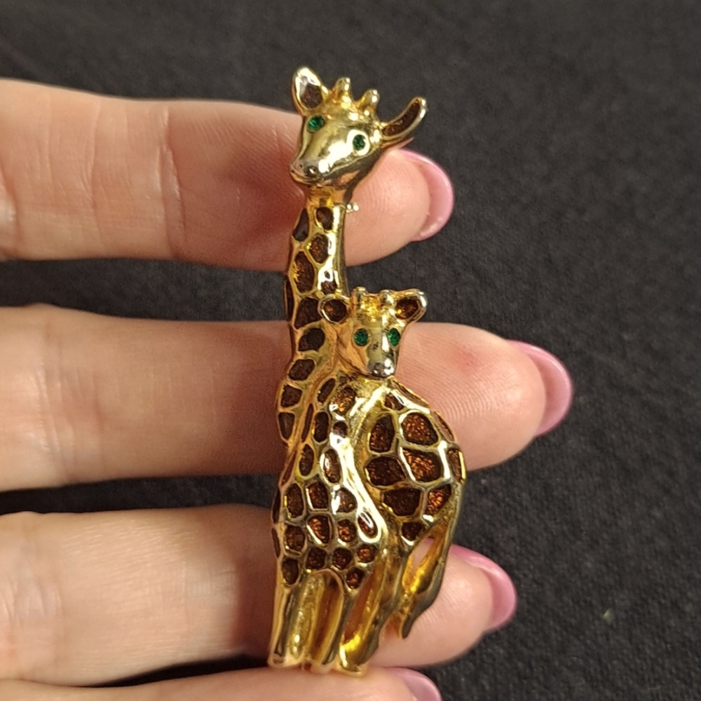 Vintage Mother And Baby Giraffe Gold Color Brooch Pin… - Gem
